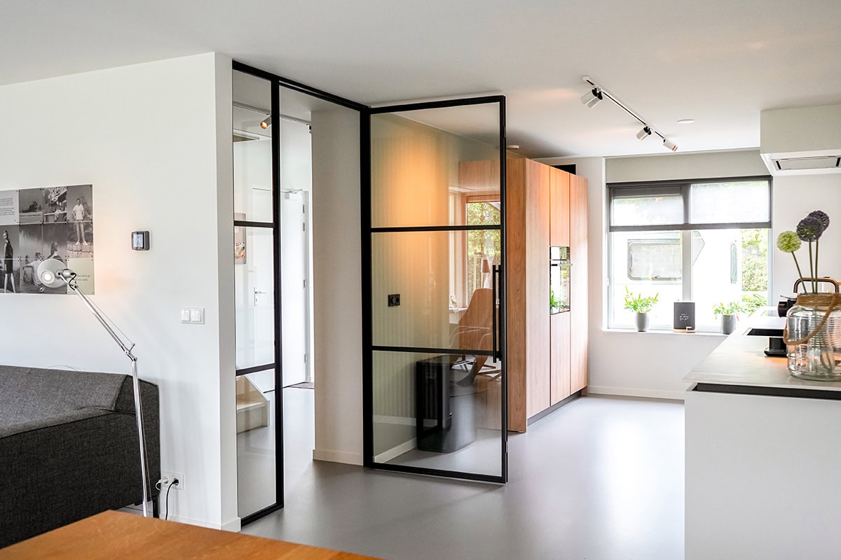 Opdekdeur met glas: aluminium deuren op maat | Aluwdoors